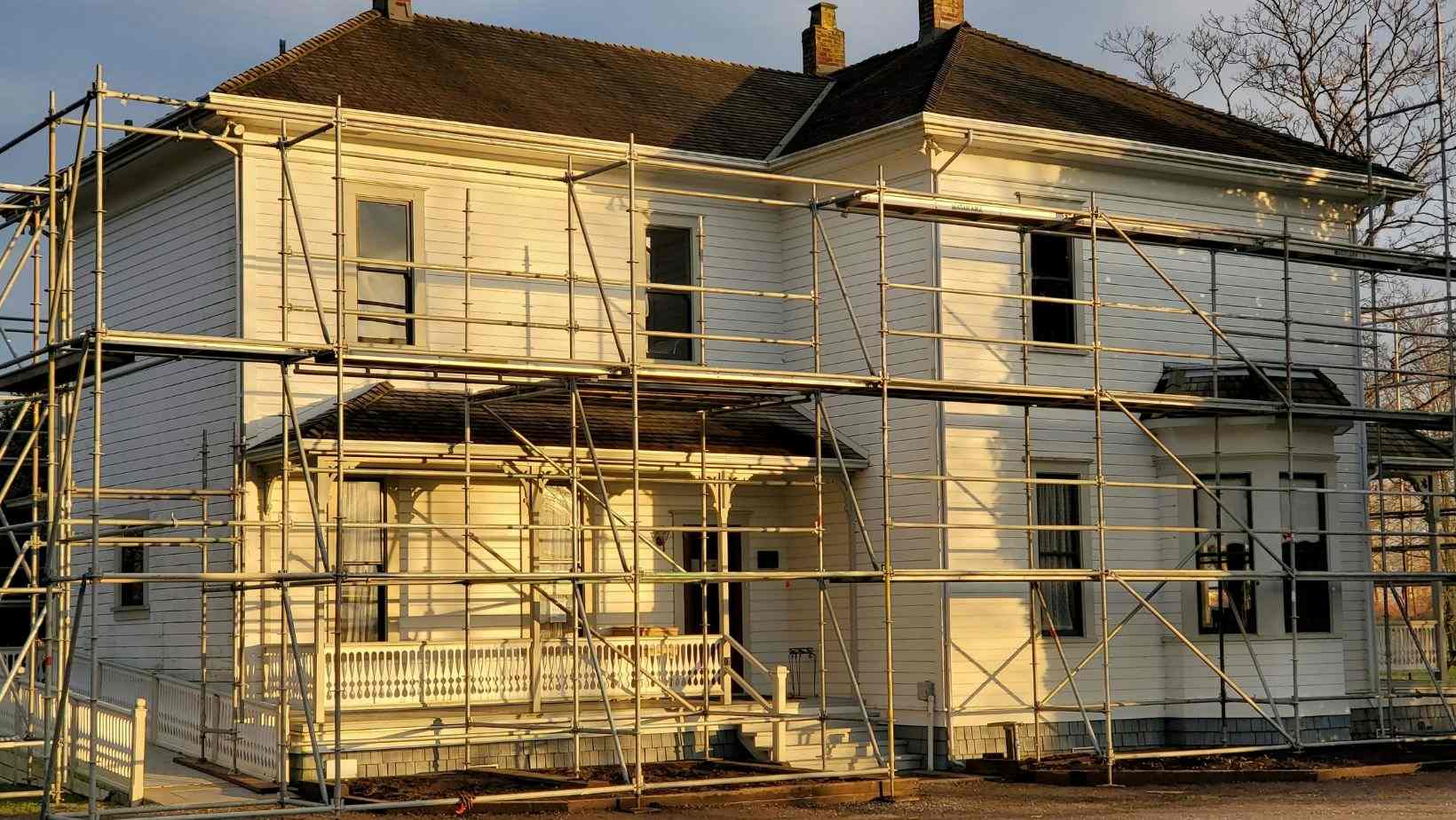 Compare Plaster Cladding Vs Weatherboard Cladding West And Sons Construction Breaks Down